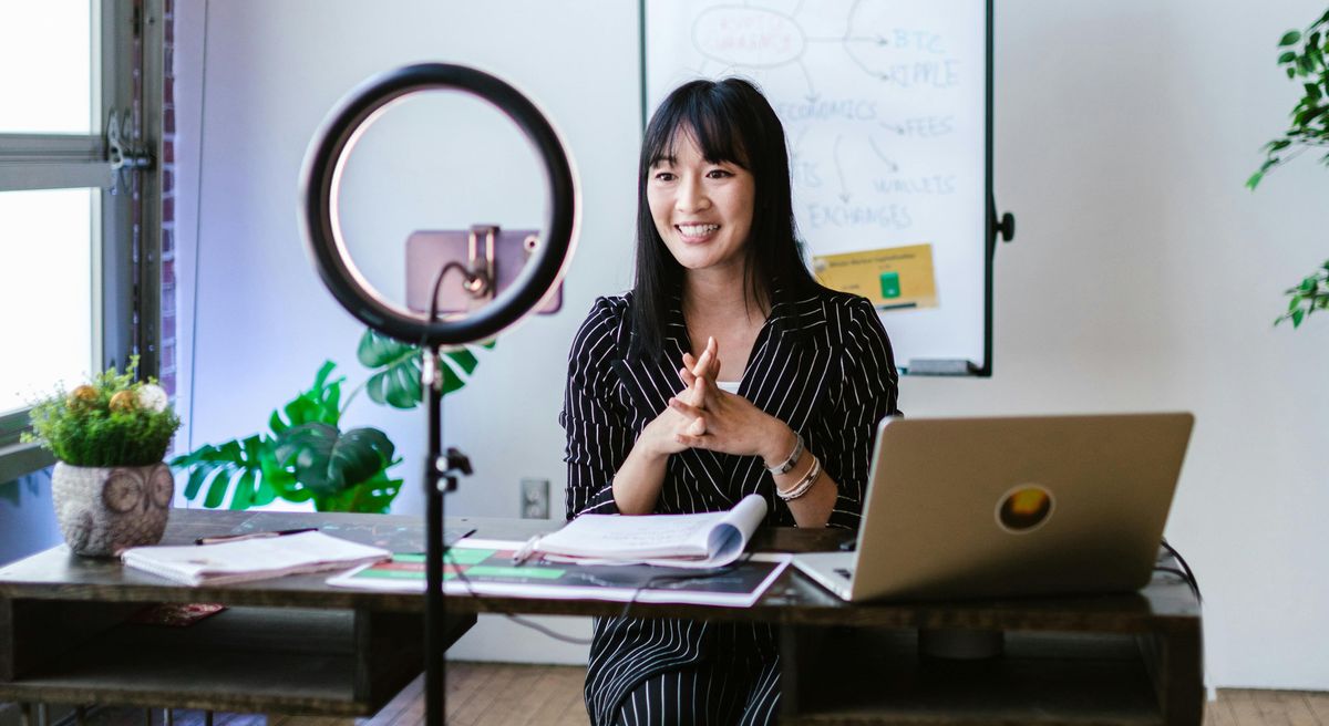 4 Contoh Portofolio Content Creator & Cara Membuatnya